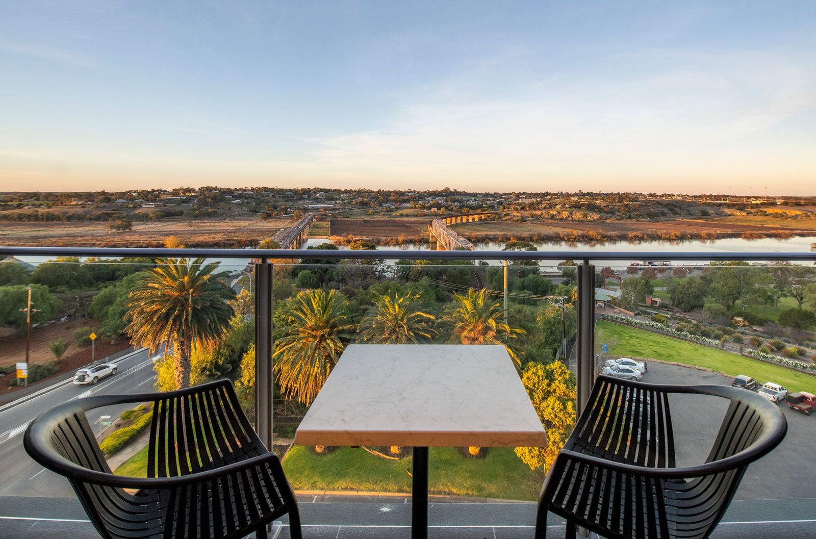 Time to ‘get a room’ at the Bridgeport Hotel - Murray River Lakes and ...