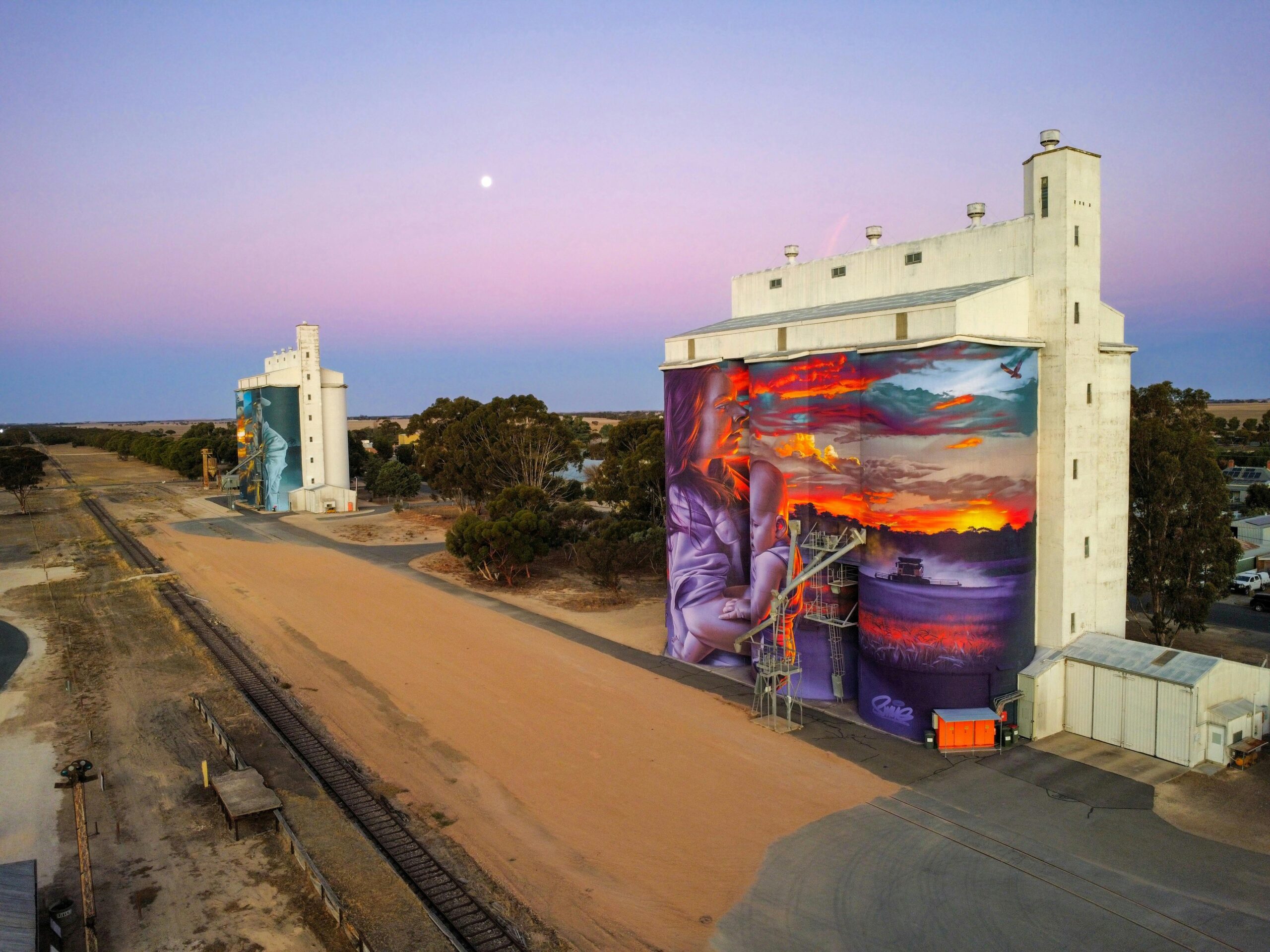 Lameroo Silo Art - Murray River Lakes and Coorong